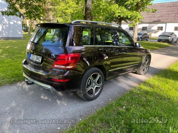 Brown Mercedes-Benz GLK-Class 2013 in Tallinn, with an engine capacity of 2.10 L and mileage of 284 thousand km for 11500 €, photo 2 on AUTOMOTO.COM.LV