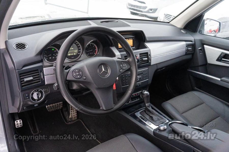 Grey Mercedes-Benz GLK-Class 2011 in Tallinn, with an engine capacity of 2.20 L and mileage of 260 thousand km for 10500 €, photo 11 on AUTOMOTO.COM.LV