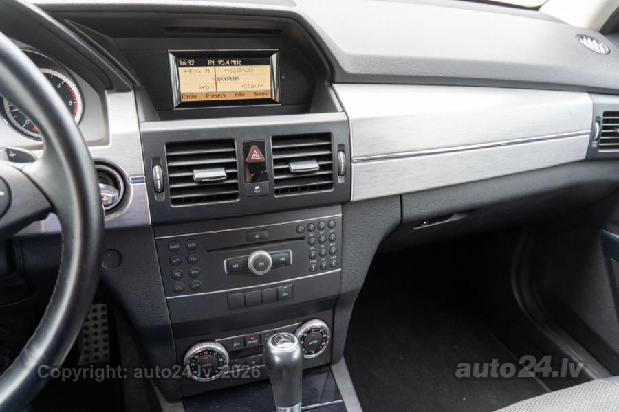 Grey Mercedes-Benz GLK-Class 2012 in Tallinn, with an engine capacity of 2.20 L and mileage of 283 thousand km for 9900 €, photo 21 on AUTOMOTO.COM.LV