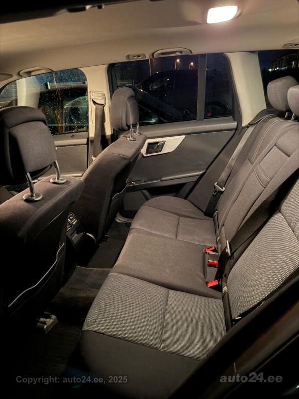 Pelēks Mercedes-Benz GLK-Class 2013 Tallina, ar dzinēja tilpumu 2.10 L un nobraukumu 275 tūkst. km par 11800 €, foto 11 vietnē AUTOMOTO.COM.LV