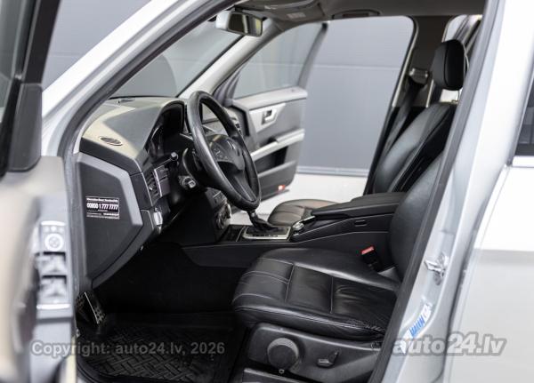Pelēks Mercedes-Benz GLK-Class 2009 Tallina, ar dzinēja tilpumu 3.00 L un nobraukumu 359 tūkst. km par 7490 €, foto 7 vietnē AUTOMOTO.COM.LV