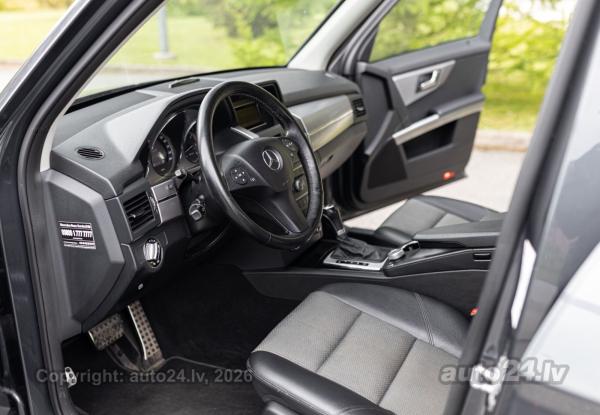 Grey Mercedes-Benz GLK-Class 2009 in Tallinn, with an engine capacity of 3.00 L and mileage of 306 thousand km for 6799 €, photo 8 on AUTOMOTO.COM.LV