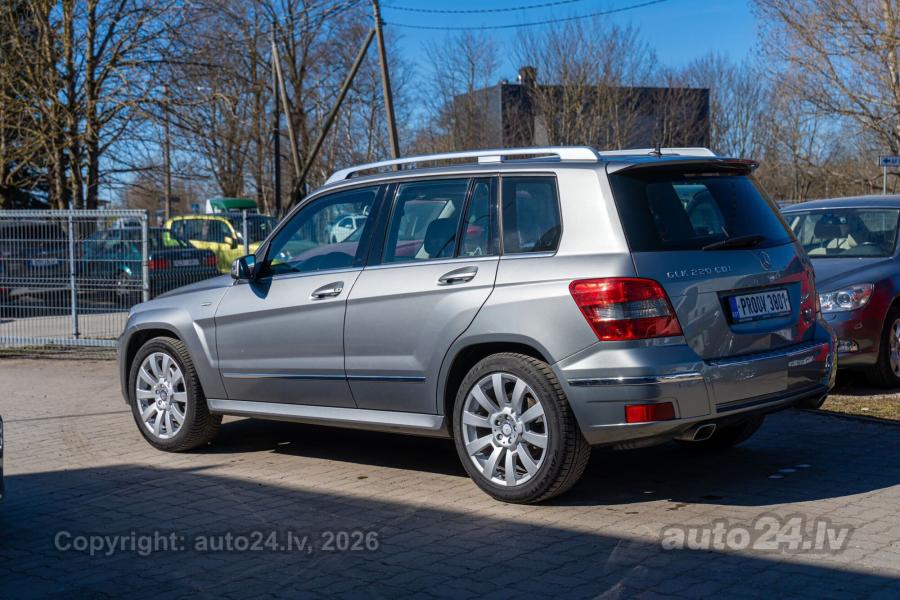 Pelēks Mercedes-Benz GLK-Class 2012 Tallina, ar dzinēja tilpumu 2.20 L un nobraukumu 282 tūkst. km par 10700 €, foto 8 vietnē AUTOMOTO.COM.LV
