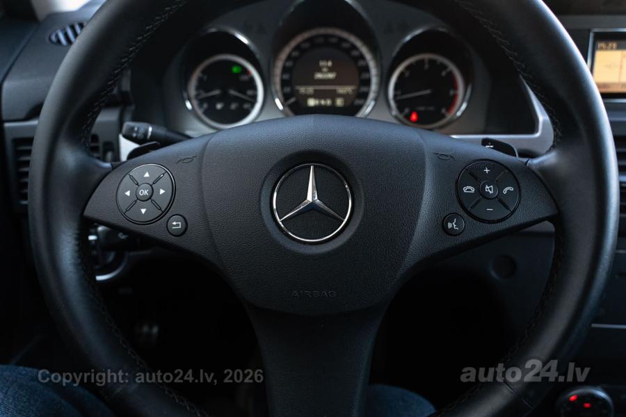 Pelēks Mercedes-Benz GLK-Class 2012 Tallina, ar dzinēja tilpumu 2.20 L un nobraukumu 282 tūkst. km par 10700 €, foto 18 vietnē AUTOMOTO.COM.LV