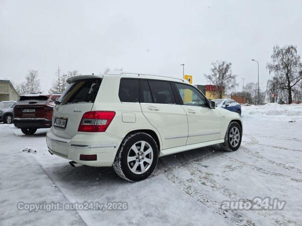 White Mercedes-Benz GLK-Class 2008 in Tallinn, with an engine capacity of 3.00 L and mileage of 284 thousand km for 9500 €, photo 5 on AUTOMOTO.COM.LV