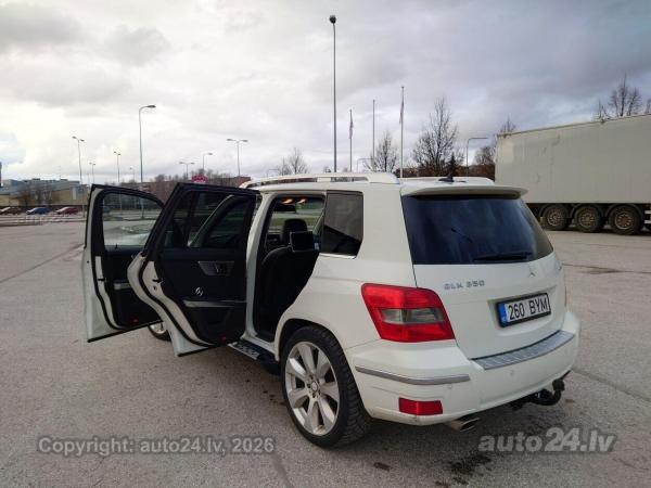 White Mercedes-Benz GLK-Class 2009 in Tartu, with an engine capacity of 3.50 L and mileage of 0 thousand km for 9000 €, photo 9 on AUTOMOTO.COM.LV