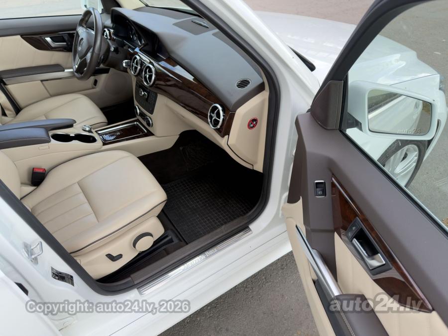 Balts Mercedes-Benz GLK-Class 2013 Tallina, ar dzinēja tilpumu 2.10 L un nobraukumu 94 tūkst. km par 18000 €, foto 12 vietnē AUTOMOTO.COM.LV