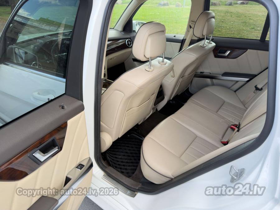 Balts Mercedes-Benz GLK-Class 2013 Tallina, ar dzinēja tilpumu 2.10 L un nobraukumu 94 tūkst. km par 18000 €, foto 14 vietnē AUTOMOTO.COM.LV