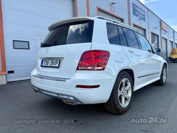 White Mercedes-Benz GLK-Class 2014 in Tallinn, with an engine capacity of 2.10 L and mileage of 299 thousand km for 12000 €, photo 2 on AUTOMOTO.COM.LV