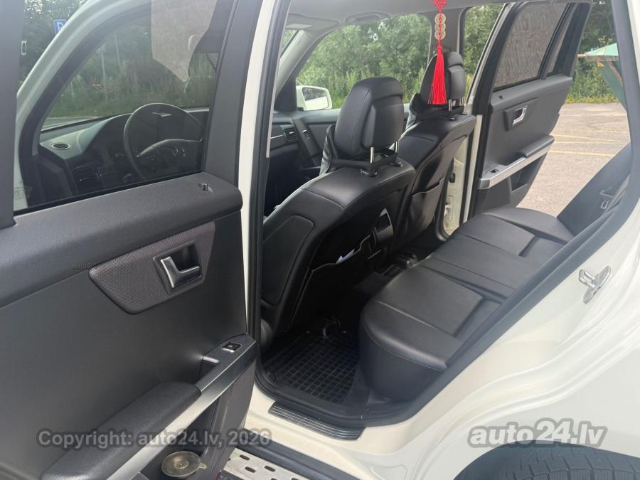 Balts Mercedes-Benz GLK-Class 2012 Tallina, ar dzinēja tilpumu 2.10 L un nobraukumu 369 tūkst. km par 6500 €, foto 10 vietnē AUTOMOTO.COM.LV
