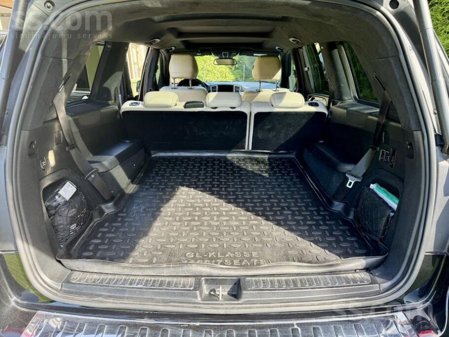 Melns Mercedes-Benz GLS 350 2013 Rīga, ar dzinēja tilpumu 3.00 L un nobraukumu 220 tūkst. km par 20000 €, foto 7 vietnē AUTOMOTO.COM.LV