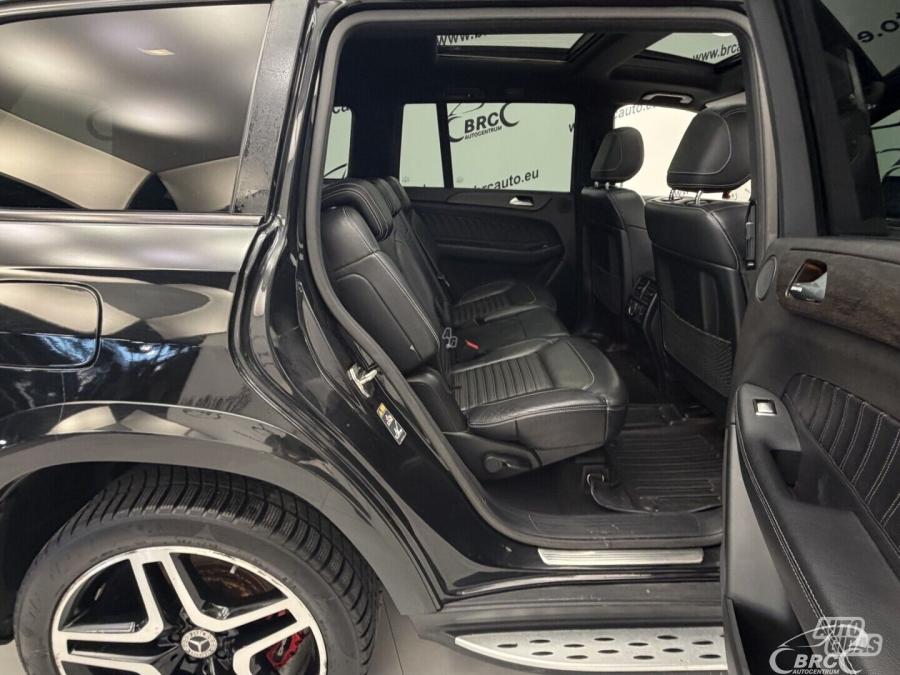 Black Mercedes-Benz GLS 350 2016 in Avizieniai, with an engine capacity of 3.00 L and mileage of 334 thousand km for 31200 €, photo 10 on AUTOMOTO.COM.LV