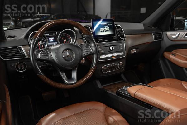 Мерседес ГЛС 350 2016 в Рига на AUTOMOTO.COM.LV Черный Мерседес ГЛС 350 2016 в Рига, объемом двигателя 3.00 л и пробегом 146 тыс. км за 37000 €, фото 11 на AUTOMOTO.COM.LV