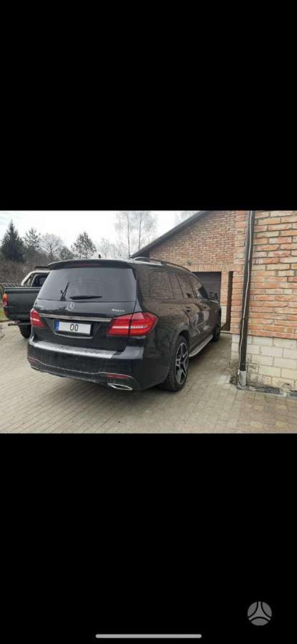 Black Mercedes-Benz GLS 350 2017 in Kretinga, with an engine capacity of 2.99 L and mileage of 137 thousand km for 41500 €, photo 3 on AUTOMOTO.COM.LV