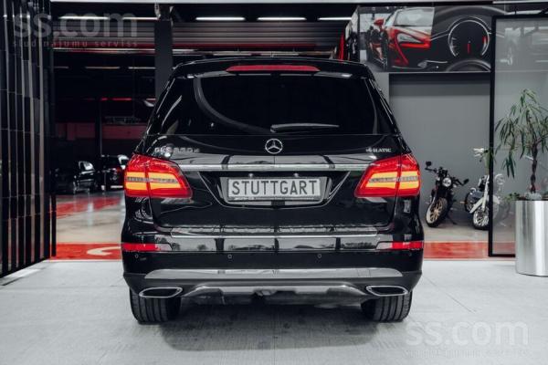 Black Mercedes-Benz GLS 350 2017 in Riga, with an engine capacity of 3.00 L and mileage of 116 thousand km for 39000 €, photo 5 on AUTOMOTO.COM.LV