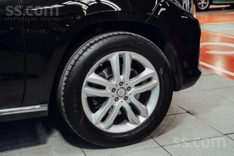 Melns Mercedes-Benz GLS 350 2017 Rīga, ar dzinēja tilpumu 3.00 L un nobraukumu 116 tūkst. km par 39000 €, foto 8 vietnē AUTOMOTO.COM.LV