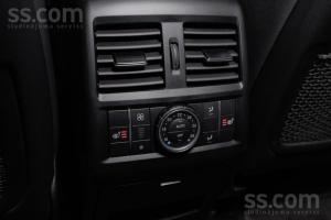 Melns Mercedes-Benz GLS 350 2017 Rīga, ar dzinēja tilpumu 3.00 L un nobraukumu 116 tūkst. km par 39000 €, foto 17 vietnē AUTOMOTO.COM.LV