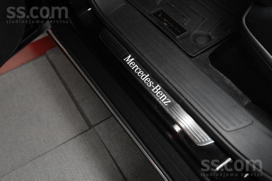 Melns Mercedes-Benz GLS 350 2017 Rīga, ar dzinēja tilpumu 3.00 L un nobraukumu 116 tūkst. km par 39000 €, foto 21 vietnē AUTOMOTO.COM.LV