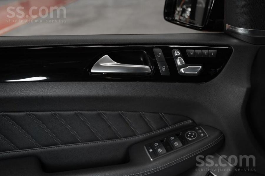 Melns Mercedes-Benz GLS 350 2017 Rīga, ar dzinēja tilpumu 3.00 L un nobraukumu 116 tūkst. km par 39000 €, foto 22 vietnē AUTOMOTO.COM.LV