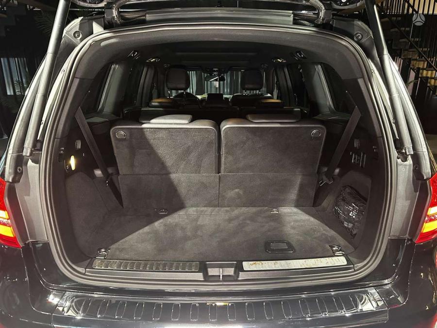 Melns Mercedes-Benz GLS 350 2017 Viļņa, ar dzinēja tilpumu 2.99 L un nobraukumu 132 tūkst. km par 43500 €, foto 9 vietnē AUTOMOTO.COM.LV