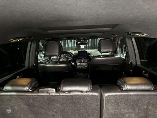 Black Mercedes-Benz GLS 350 2017 in Vilnius, with an engine capacity of 2.99 L and mileage of 132 thousand km for 43500 €, photo 9 on AUTOMOTO.COM.LV