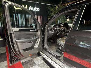 Melns Mercedes-Benz GLS 350 2017 Viļņa, ar dzinēja tilpumu 2.99 L un nobraukumu 132 tūkst. km par 43500 €, foto 13 vietnē AUTOMOTO.COM.LV