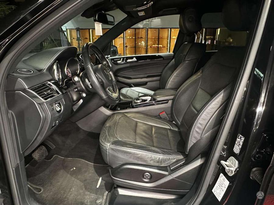 Melns Mercedes-Benz GLS 350 2017 Viļņa, ar dzinēja tilpumu 2.99 L un nobraukumu 132 tūkst. km par 43500 €, foto 14 vietnē AUTOMOTO.COM.LV