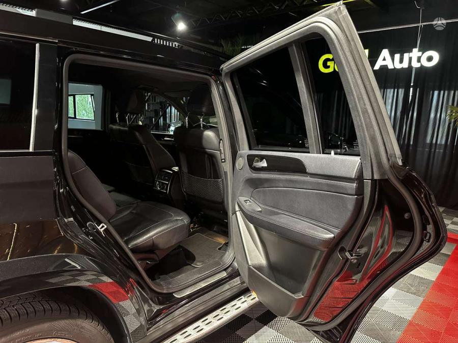Melns Mercedes-Benz GLS 350 2017 Viļņa, ar dzinēja tilpumu 2.99 L un nobraukumu 132 tūkst. km par 43500 €, foto 17 vietnē AUTOMOTO.COM.LV