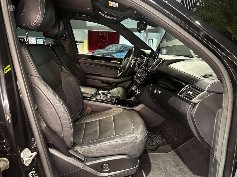 Melns Mercedes-Benz GLS 350 2017 Viļņa, ar dzinēja tilpumu 2.99 L un nobraukumu 132 tūkst. km par 43500 €, foto 20 vietnē AUTOMOTO.COM.LV