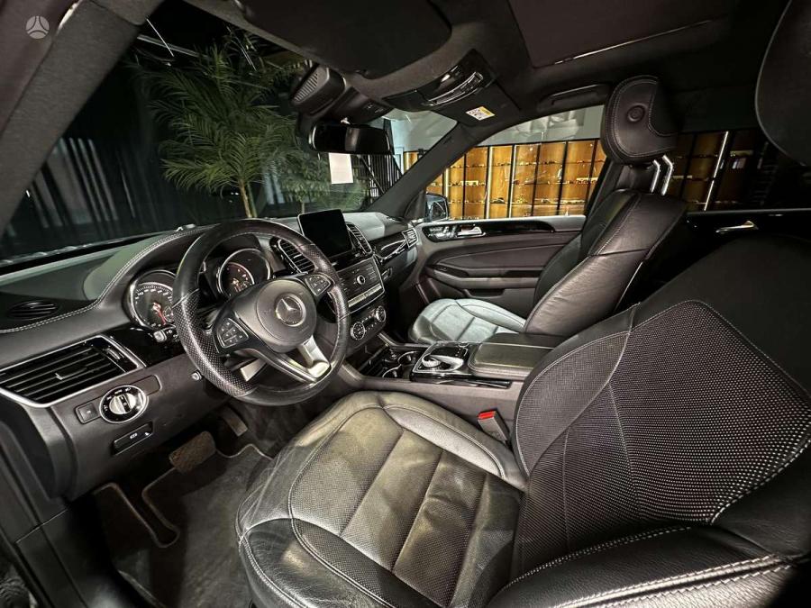 Melns Mercedes-Benz GLS 350 2017 Viļņa, ar dzinēja tilpumu 2.99 L un nobraukumu 132 tūkst. km par 43500 €, foto 25 vietnē AUTOMOTO.COM.LV