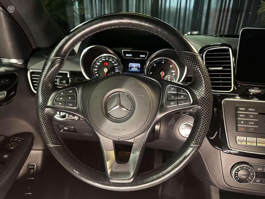 Melns Mercedes-Benz GLS 350 2017 Viļņa, ar dzinēja tilpumu 2.99 L un nobraukumu 132 tūkst. km par 43500 €, foto 26 vietnē AUTOMOTO.COM.LV