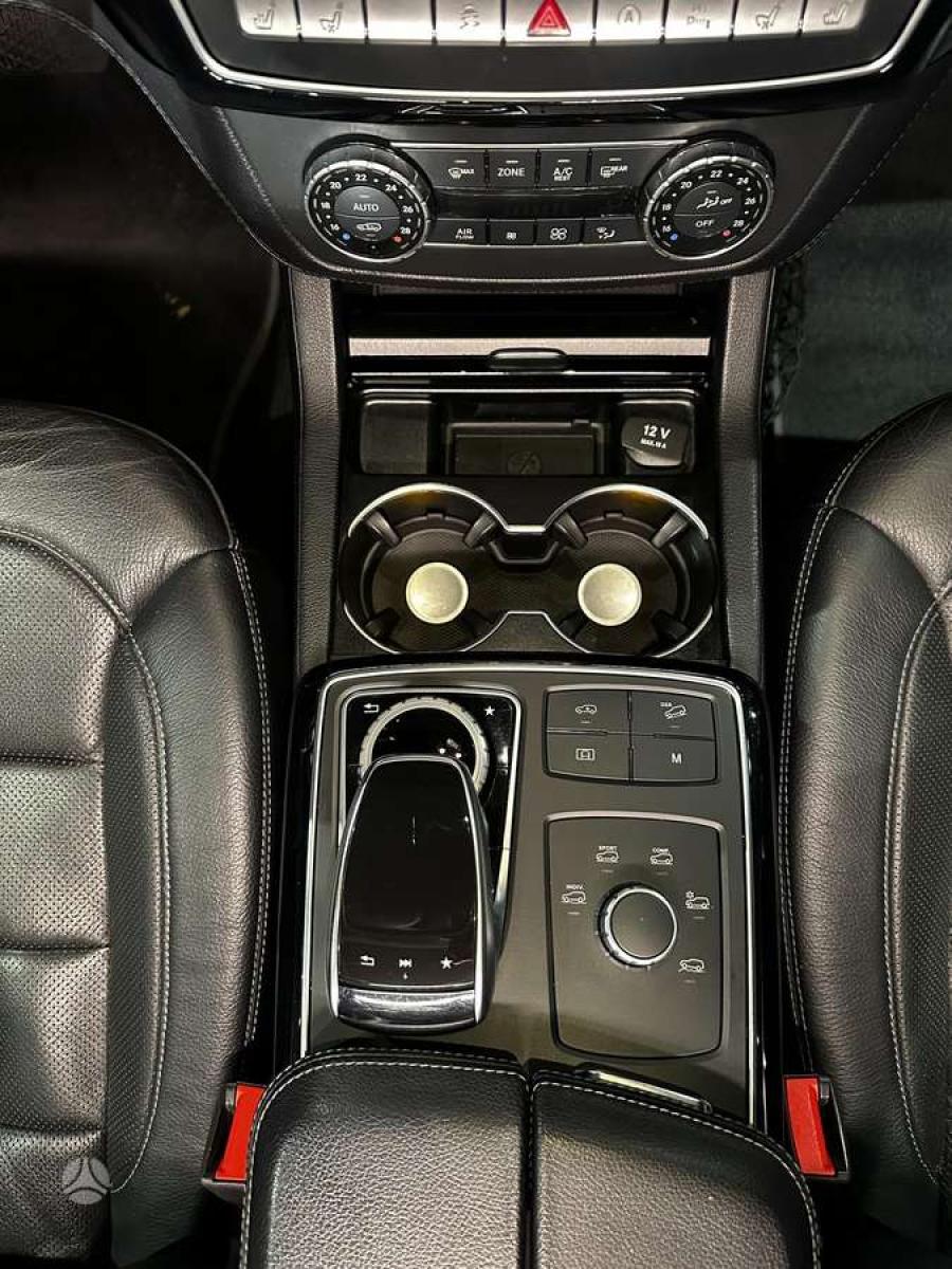 Melns Mercedes-Benz GLS 350 2017 Viļņa, ar dzinēja tilpumu 2.99 L un nobraukumu 132 tūkst. km par 43500 €, foto 31 vietnē AUTOMOTO.COM.LV