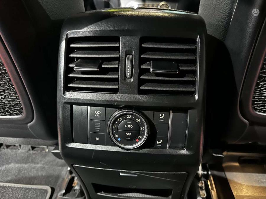 Melns Mercedes-Benz GLS 350 2017 Viļņa, ar dzinēja tilpumu 2.99 L un nobraukumu 132 tūkst. km par 43500 €, foto 32 vietnē AUTOMOTO.COM.LV