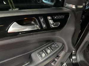 Melns Mercedes-Benz GLS 350 2017 Viļņa, ar dzinēja tilpumu 2.99 L un nobraukumu 132 tūkst. km par 43500 €, foto 37 vietnē AUTOMOTO.COM.LV