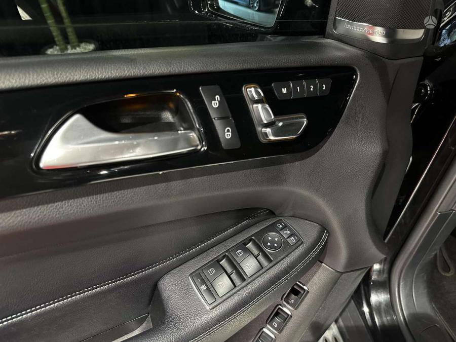 Melns Mercedes-Benz GLS 350 2017 Viļņa, ar dzinēja tilpumu 2.99 L un nobraukumu 132 tūkst. km par 43500 €, foto 37 vietnē AUTOMOTO.COM.LV