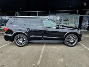 Melns Mercedes-Benz GLS 350 2017 Klaipėda, ar dzinēja tilpumu 2.99 L un nobraukumu 137 tūkst. km par 38000 €, foto 3 vietnē AUTOMOTO.COM.LV