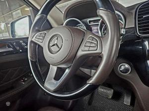 Melns Mercedes-Benz GLS 350 2017 Klaipėda, ar dzinēja tilpumu 2.99 L un nobraukumu 137 tūkst. km par 38000 €, foto 17 vietnē AUTOMOTO.COM.LV