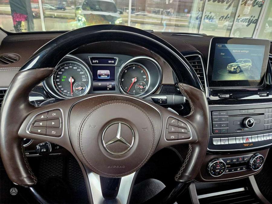 Melns Mercedes-Benz GLS 350 2017 Klaipėda, ar dzinēja tilpumu 2.99 L un nobraukumu 137 tūkst. km par 38000 €, foto 19 vietnē AUTOMOTO.COM.LV