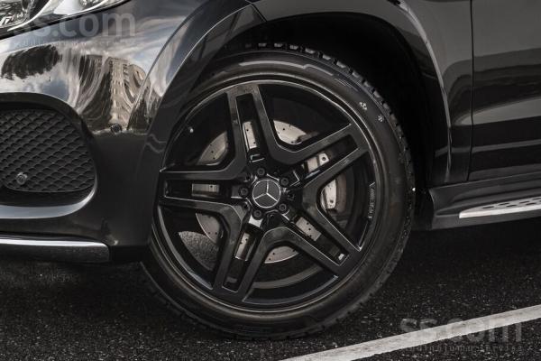 Мерседес ГЛС 350 2017 в Рига на AUTOMOTO.COM.LV Черный Мерседес ГЛС 350 2017 в Рига, объемом двигателя 3.00 л и пробегом 264 тыс. км за 29500 €, фото 10 на AUTOMOTO.COM.LV
