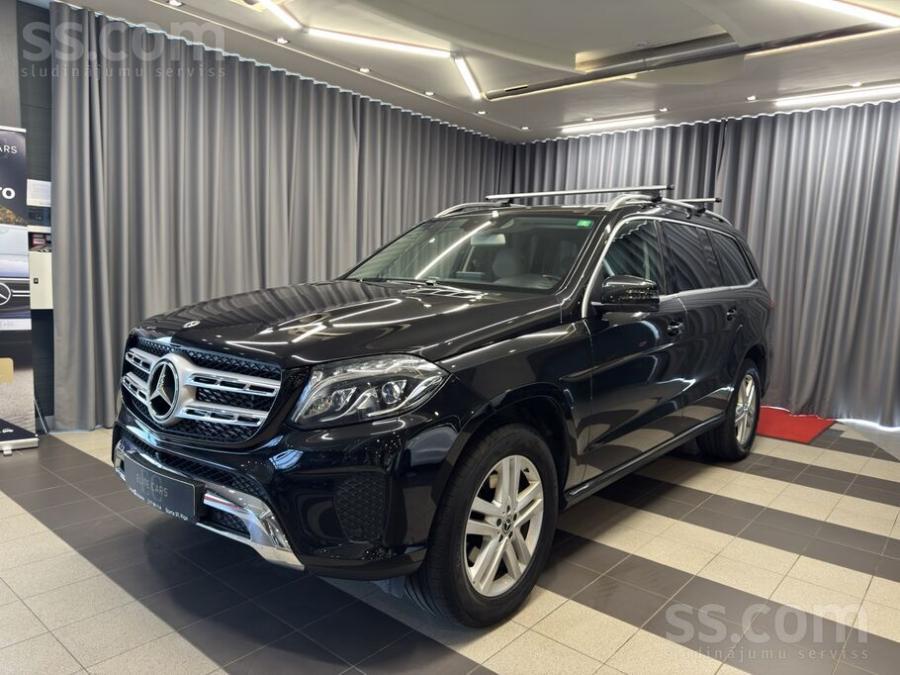 Black Mercedes-Benz GLS 350 2018 in Riga, with an engine capacity of 3.00 L and mileage of 265 thousand km for 30900 €, photo 1 on AUTOMOTO.COM.LV