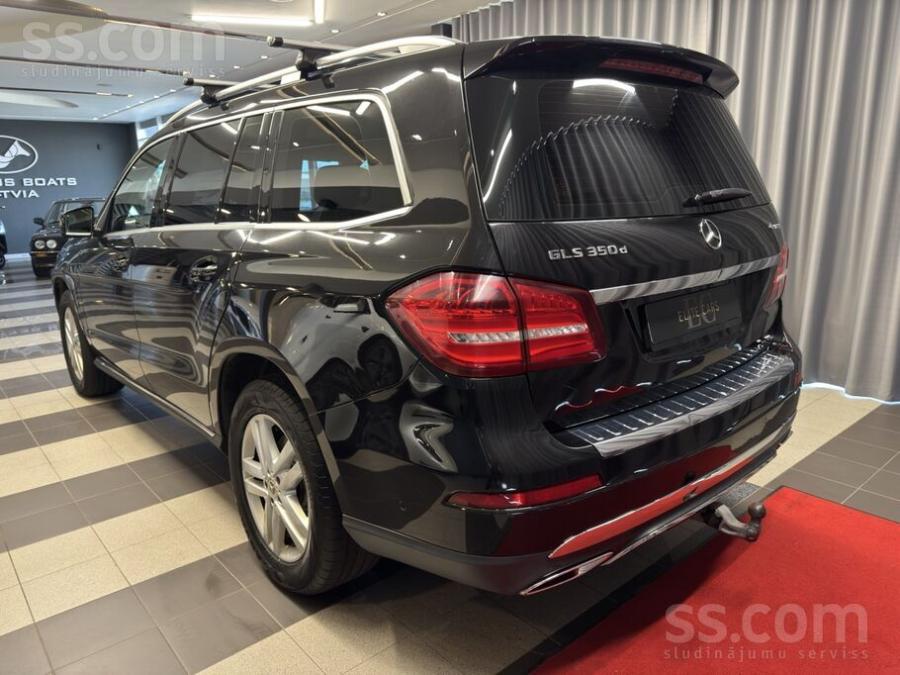 Black Mercedes-Benz GLS 350 2018 in Riga, with an engine capacity of 3.00 L and mileage of 265 thousand km for 30900 €, photo 4 on AUTOMOTO.COM.LV