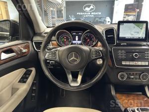 Black Mercedes-Benz GLS 350 2018 in Riga, with an engine capacity of 3.00 L and mileage of 265 thousand km for 30900 €, photo 19 on AUTOMOTO.COM.LV