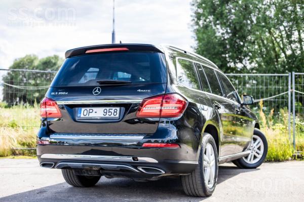 Black Mercedes-Benz GLS 350 2018 in Riga, with an engine capacity of 3.00 L and mileage of 280 thousand km for 28490 €, photo 7 on AUTOMOTO.COM.LV