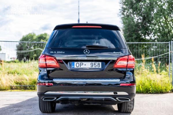 Black Mercedes-Benz GLS 350 2018 in Riga, with an engine capacity of 3.00 L and mileage of 280 thousand km for 28490 €, photo 8 on AUTOMOTO.COM.LV
