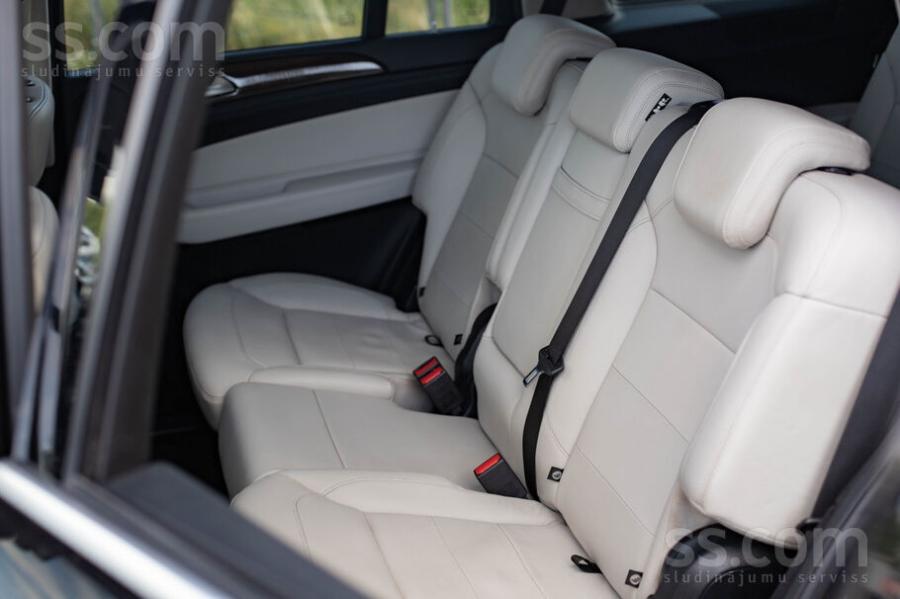 Melns Mercedes-Benz GLS 350 2018 Rīga, ar dzinēja tilpumu 3.00 L un nobraukumu 280 tūkst. km par 28490 €, foto 12 vietnē AUTOMOTO.COM.LV