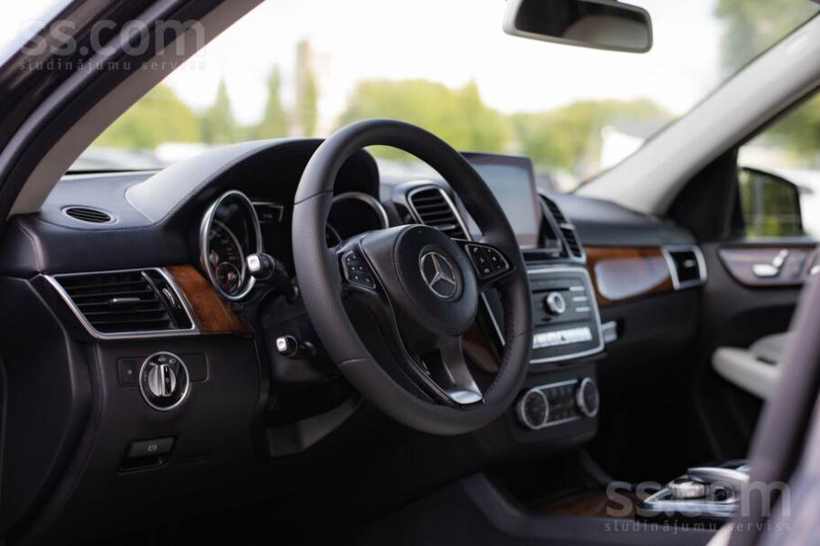 Melns Mercedes-Benz GLS 350 2018 Rīga, ar dzinēja tilpumu 3.00 L un nobraukumu 280 tūkst. km par 28490 €, foto 14 vietnē AUTOMOTO.COM.LV