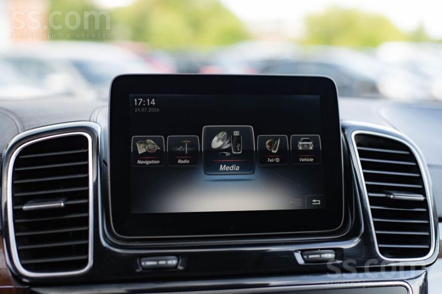 Melns Mercedes-Benz GLS 350 2018 Rīga, ar dzinēja tilpumu 3.00 L un nobraukumu 280 tūkst. km par 28490 €, foto 25 vietnē AUTOMOTO.COM.LV