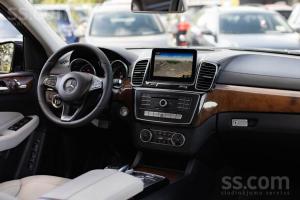 Melns Mercedes-Benz GLS 350 2018 Rīga, ar dzinēja tilpumu 3.00 L un nobraukumu 280 tūkst. km par 28490 €, foto 28 vietnē AUTOMOTO.COM.LV