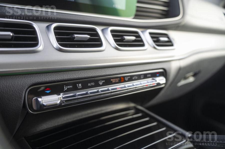 Melns Mercedes-Benz GLS 350 2020 Rīga, ar dzinēja tilpumu 3.00 L un nobraukumu 186 tūkst. km par 59000 €, foto 35 vietnē AUTOMOTO.COM.LV