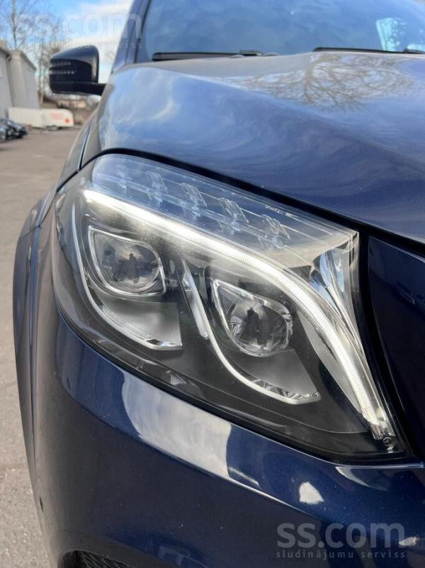 Blue Mercedes-Benz GLS 350 2016 in Riga, with an engine capacity of 3.50 L and mileage of 273 thousand km for 26900 €, photo 5 on AUTOMOTO.COM.LV
